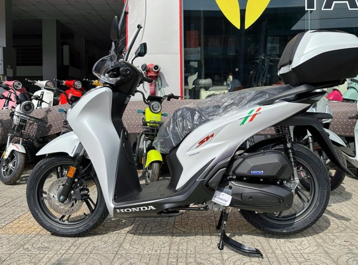 ‘Vua xe ga’ Honda SH 150i 2025 chính thức về Việt Nam: Thiết kế cực đẹp, có ABS 2 kênh, giá hấp ...